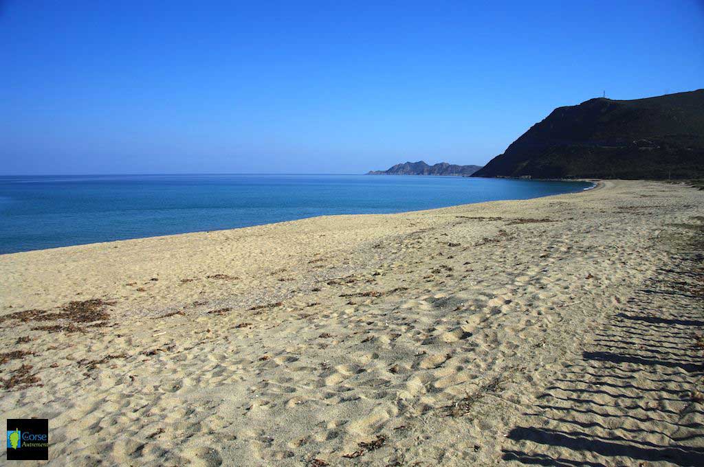 La Plage de Lozari en Corse > Blog La Corse Autrement