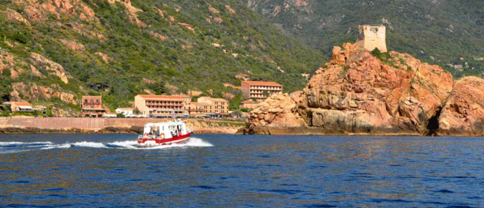 Le village de Piana en Corse et ses Calanques, un incontournable
