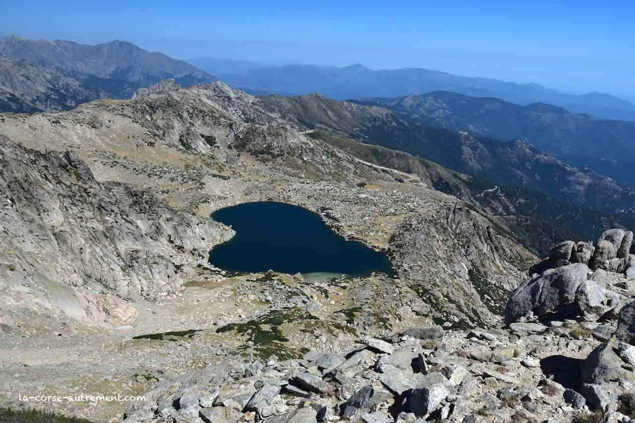 Randonnée en Corse - Monte Renoso et le Lac de Bastani Randonnée en Corse - Monte Renoso et le Lac de Bastani