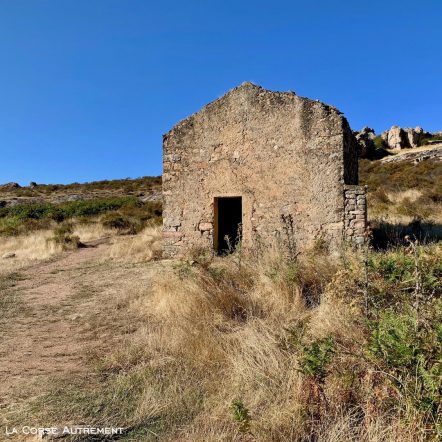 Le Monte Gozzi surplombant Ajaccio