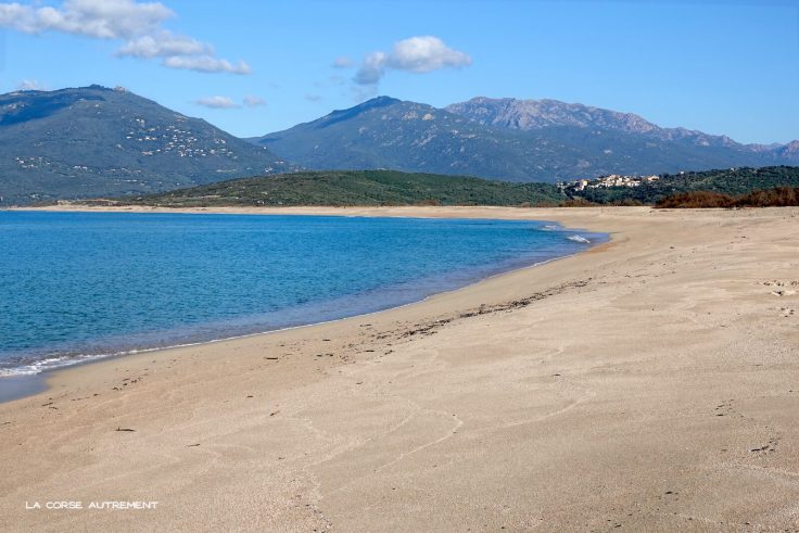 La plage de Portigliolo dans le golfe du Valinco
