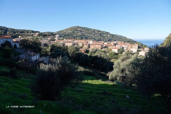 Le village de Piana en Corse et ses Calanques, un incontournable