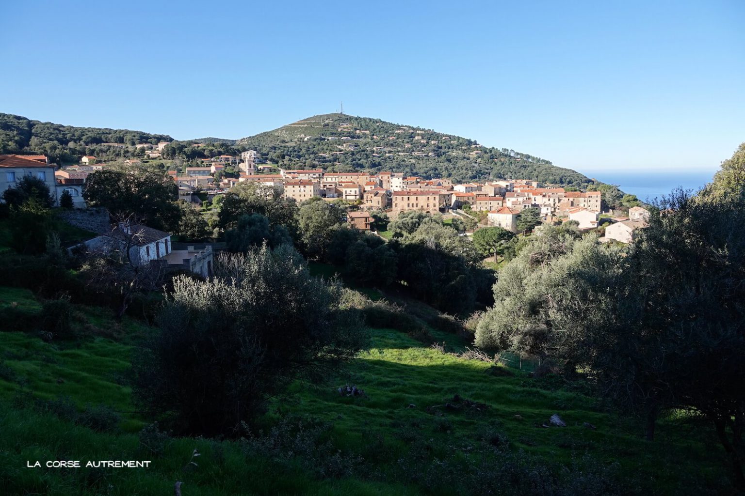 Le village de Piana en Corse et ses Calanques, un incontournable