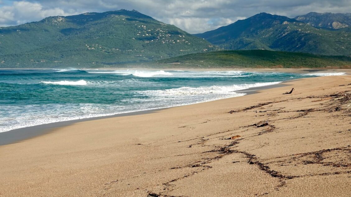 La plage de Portigliolo dans le golfe du Valinco