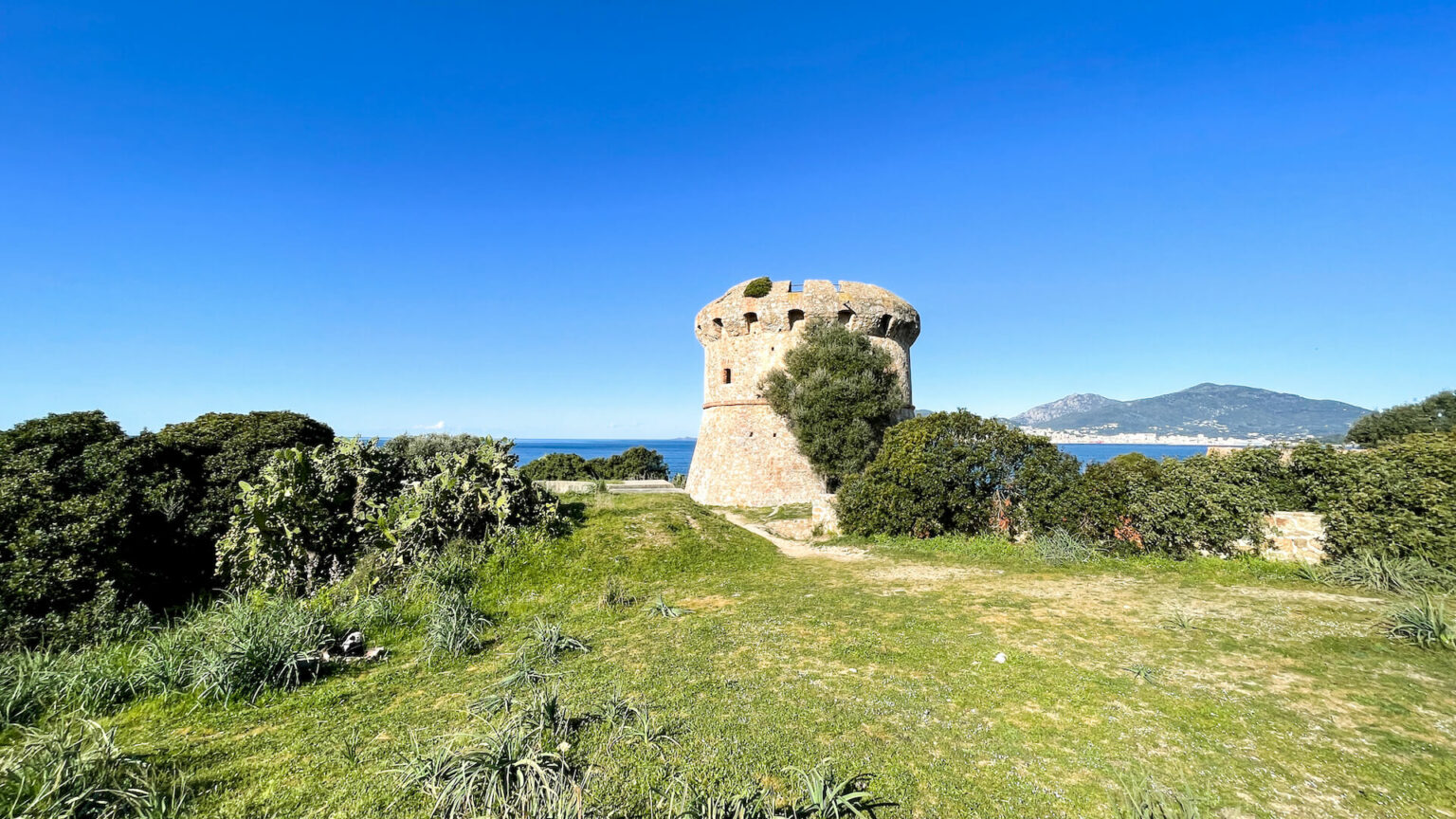 Porticcio sur la rive sud du Golfe d'Ajaccio, en Corse du Sud