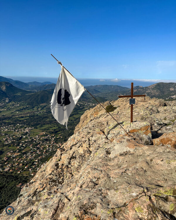 Le Monte Gozzi surplombant Ajaccio