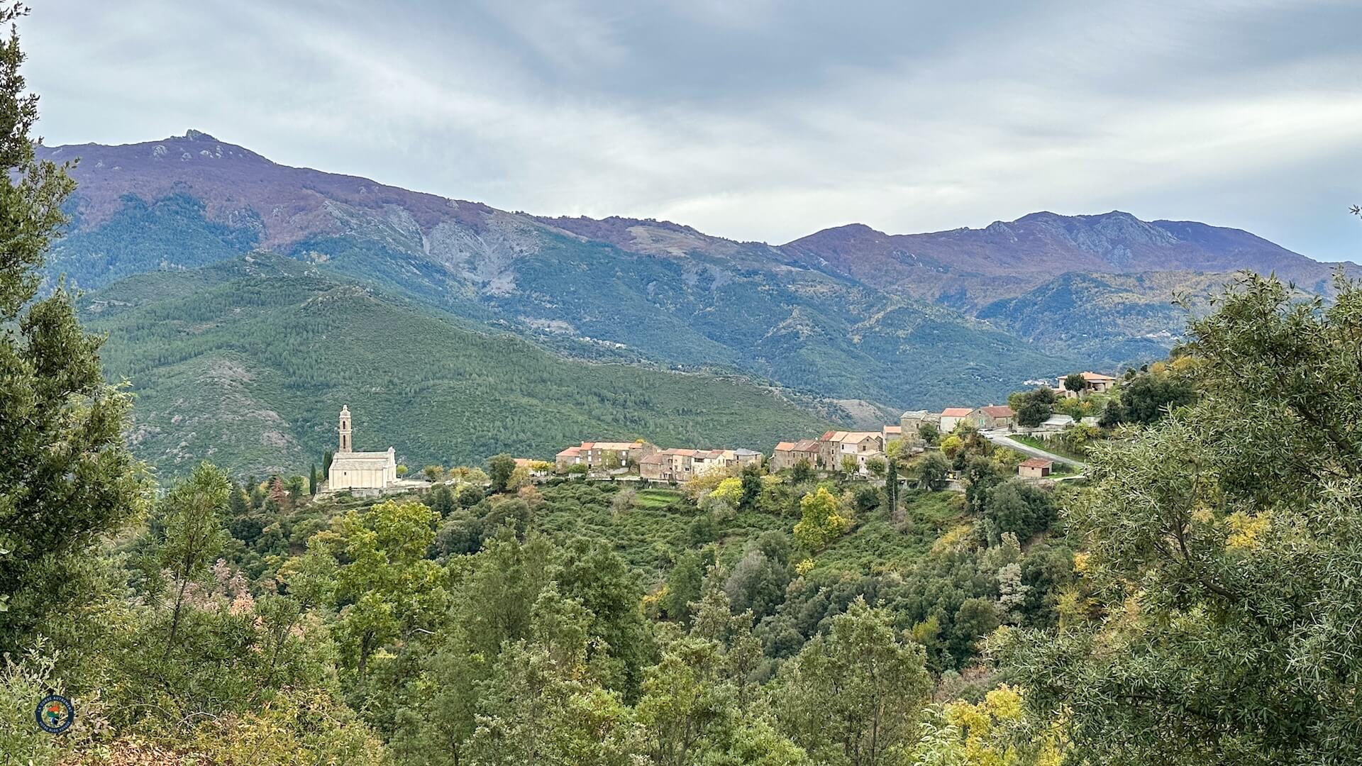 Balade virtuelle dans le village d'Aiti